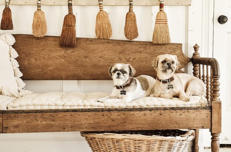 Inspiring Farmhouse Entryway Bench... • Furilia | Your daily fix in ...